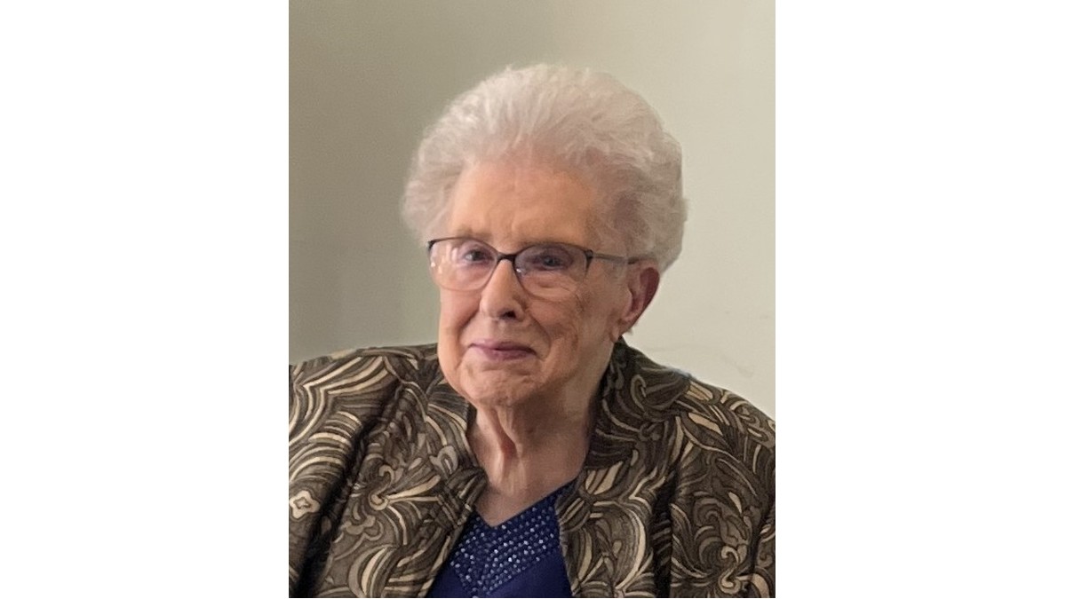 Ruth Hewson Obituary - Whitby, ON | W. C. Town Funeral Chapel