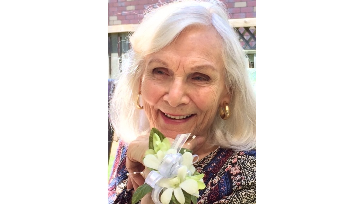 Daisy Hall's Instagram, Twitter & Facebook on IDCrawl