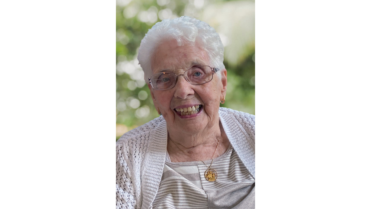 Beryl Yates Obituary - Burlington, ON | Smith's Funeral Home