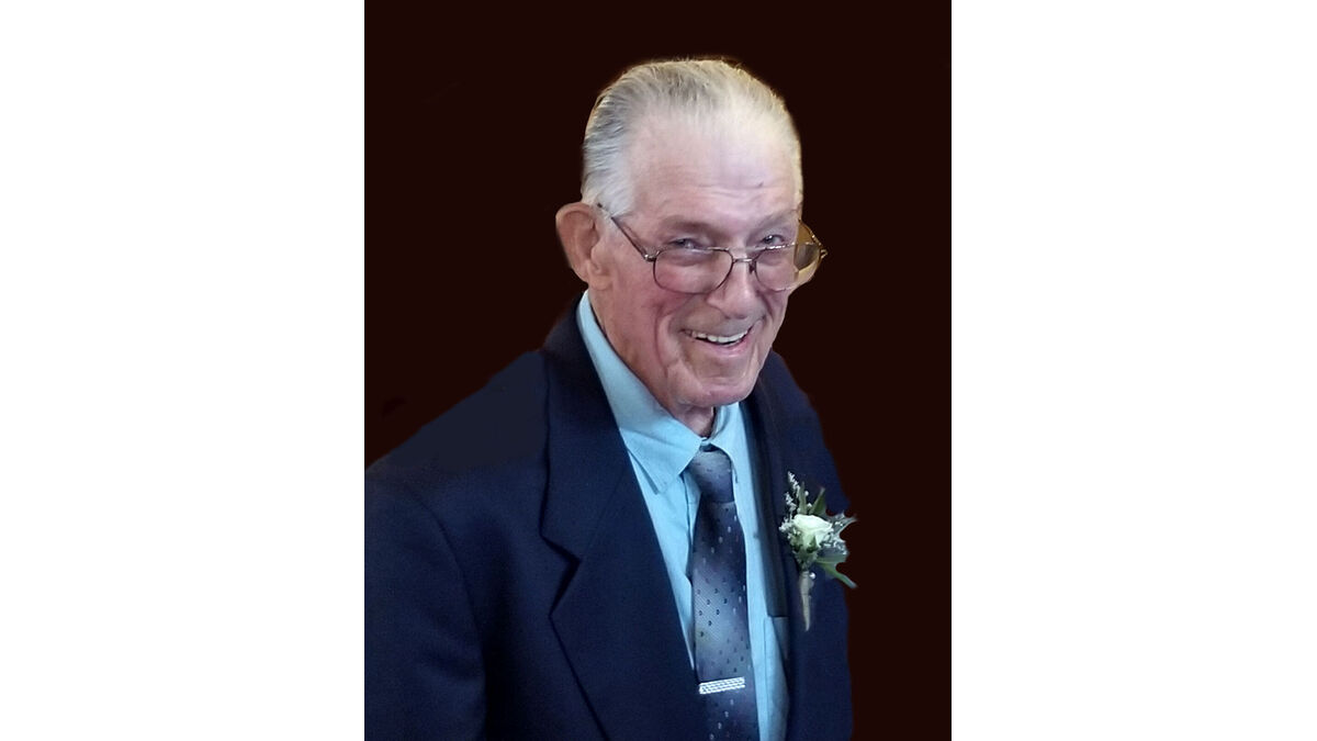 Gordon Dadson Obituary - Kincardine, ON | Davey - Linklater Funeral Home