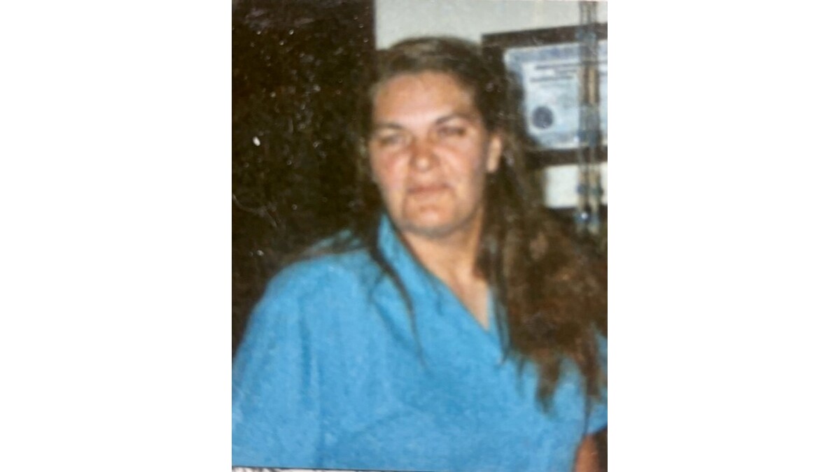 Lorna Foster Obituary - Estevan, SK | Hall Funeral Services - Estevan