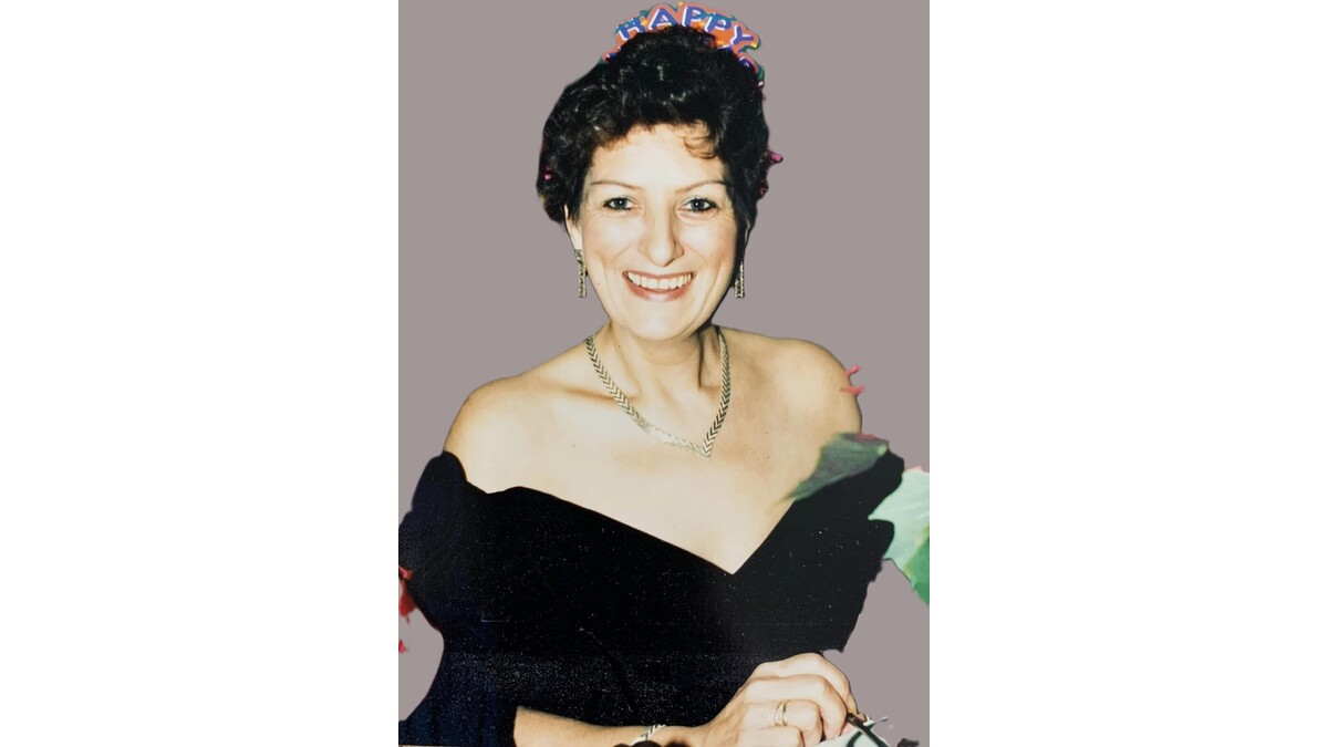 Florence Ford Obituary - Oshawa, ON | Armstrong Funeral Home Limited