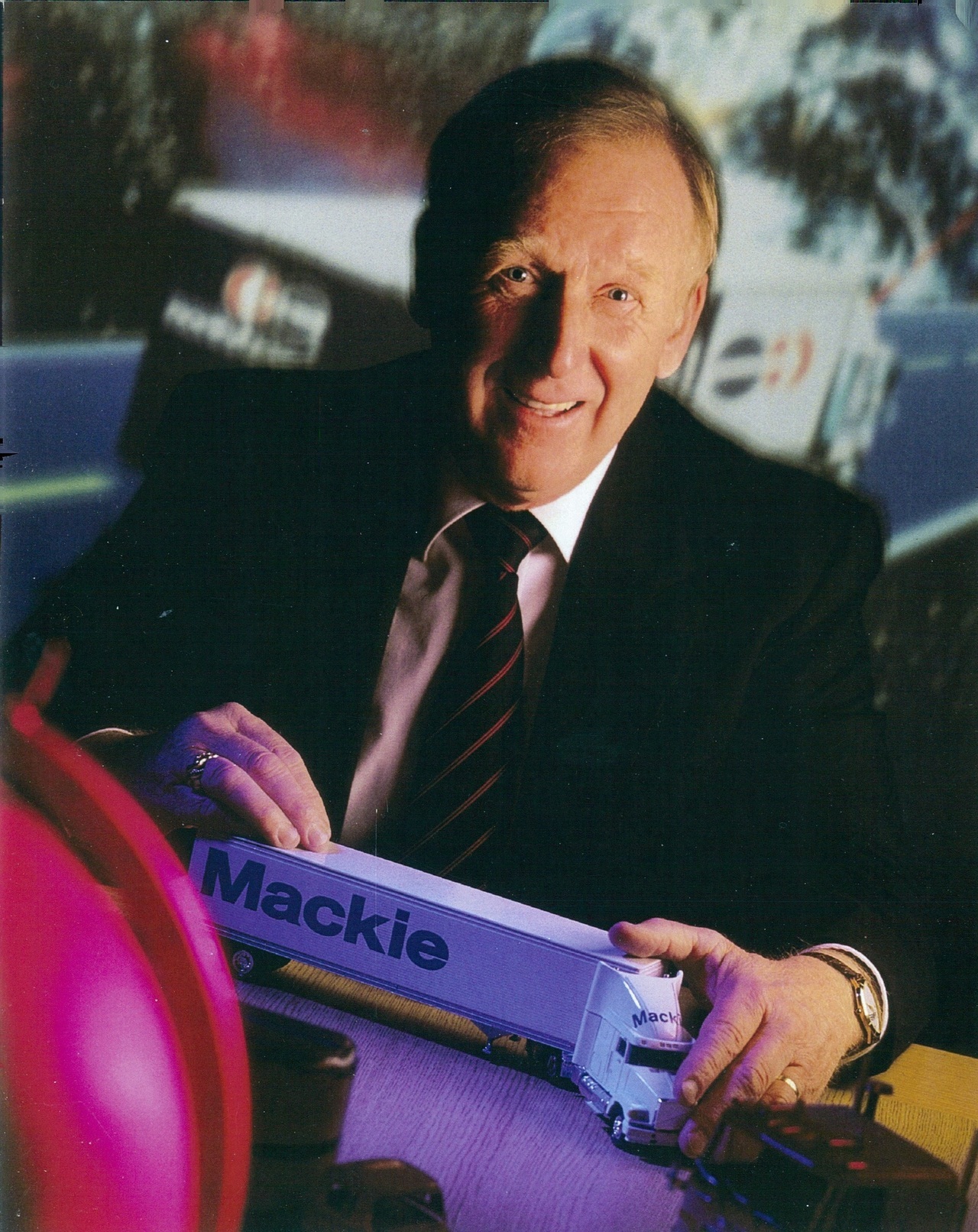 Give in memory of Ross Merlin Mackie - My Tribute Gift