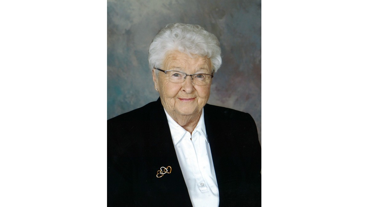 Eleanor Hatch Obituary - Brockville, ON | Irvine Funeral Home and Chapel