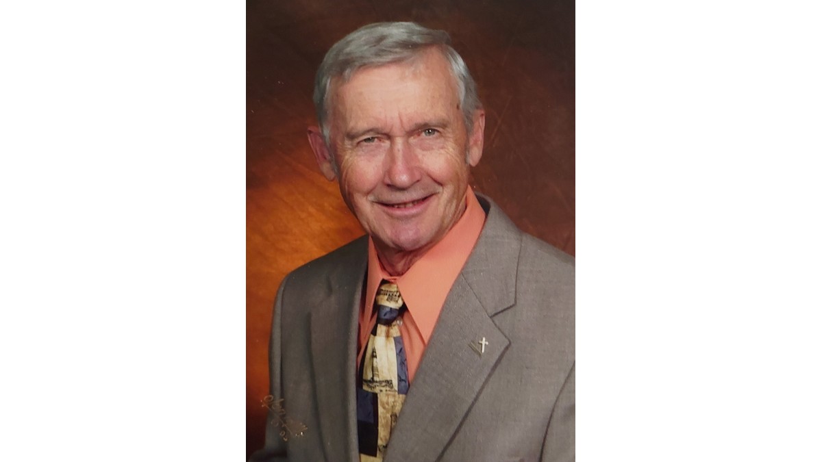 Reinhold Fischer Obituary - West Bend, WI | Phillip Funeral Homes