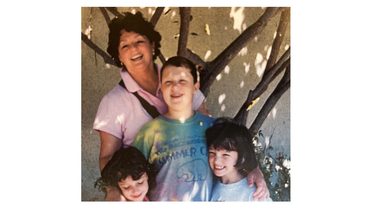 Joan Pohodzay Locke Obituary - Pikesville, MD | Sol Levinson & Bros.