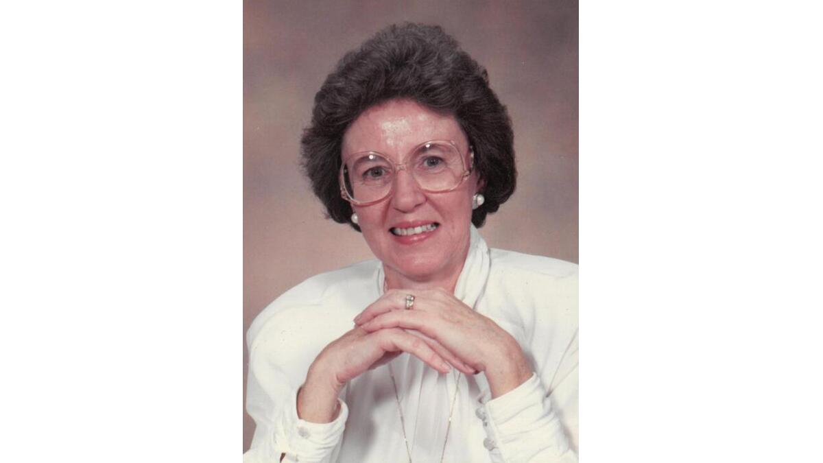 DOROTHY LUCAS Obituary - Toronto, ON | G.H. Hogle Funeral Home Limited