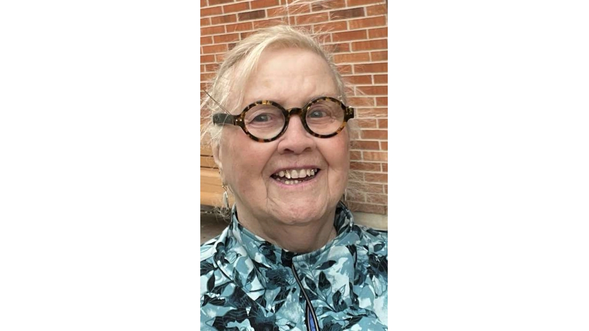 EVELYN PERRY Obituary - Toronto, ON | G.H. Hogle Funeral Home Limited