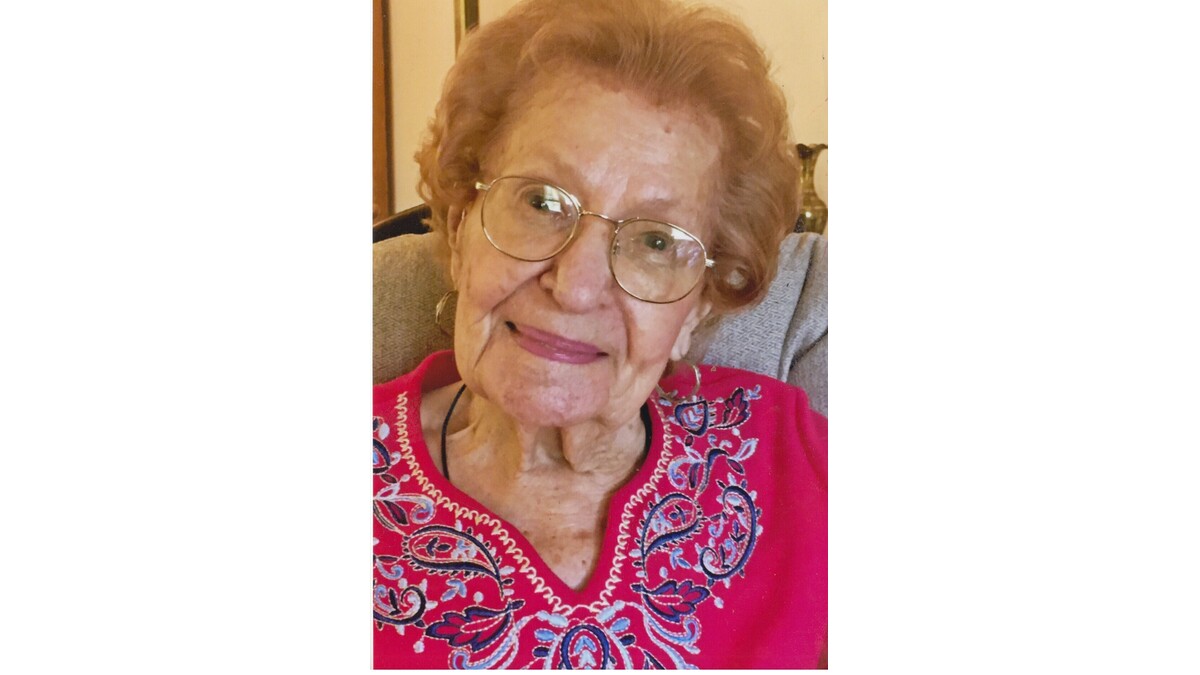 Elsie Davies Obituary - Winnipeg, MB | Neil Bardal Funeral Centre