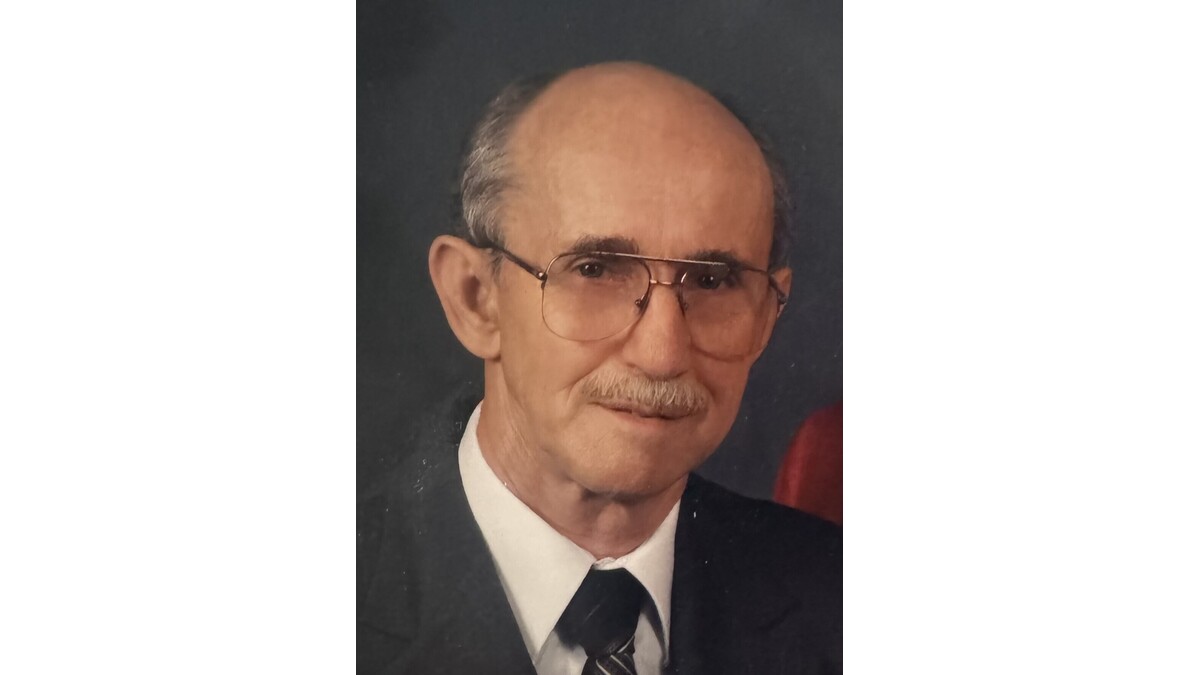 Robert Herman Obituary - NASHVILLE, MI | Daniels Funeral Home